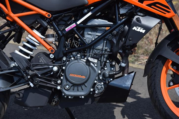 KTM 200 Duke Specifications - Dimensions, Configurations, Features, and Boot Space | Autocar India